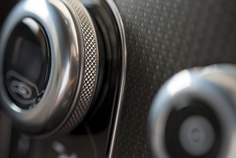 Aston Martin DB9 technical specifications and fuel economy